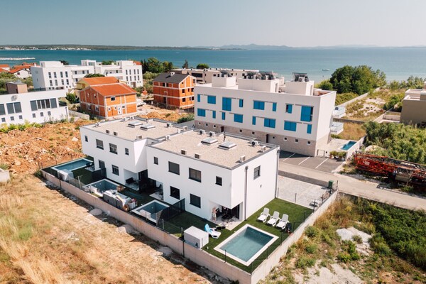 Nebo Luxus-premium Vacation Home Sea | Private Heated Pool & Beachside Retreat - Verchè