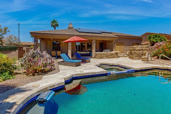 Spacious, Elegant Home W/ Large Yard, Private Heated Pool & Pool Spa, & Grill - Goodyear, AZ