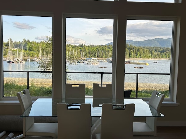 Relax & Stay Awhile In Deep Bay - Hornby Island