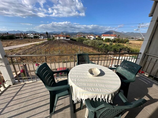 Apartment With Parking, Balcony, Speed Internet, In Perfect Location In Fethiye - Fethiye