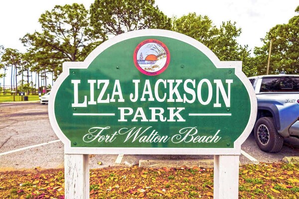 Honeytree | Minutes To Boat Launch, Downtown, Parks & Beach! - Mary Esther, FL
