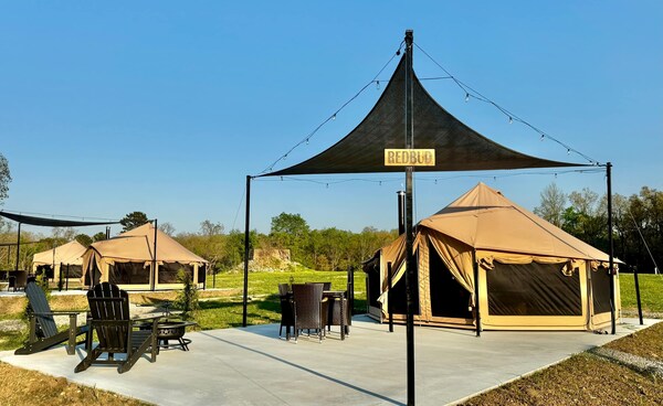 Redbud- Glamping @ The River Bluff Cabins - Oklahoma