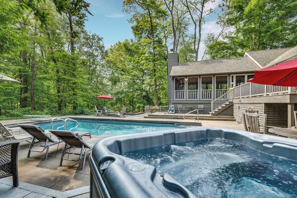 Juniper Presents Hearth & Timber: Hot Tub Nights And Poolside Days - Stevensville, MI