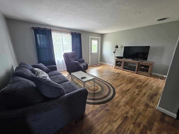 Quiet Country Cottage With Access To 396 Acres Of Audubon Native Prairie Land - Nebraska