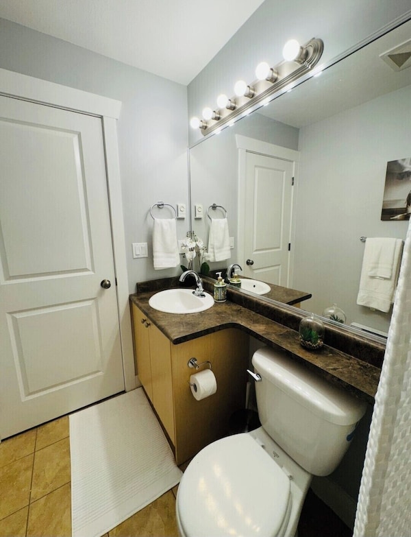 Charming 2-bedroom Suite In Maple Ridge - Maple Ridge