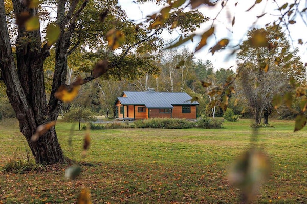 Cozy Brookside Cabin With Hot Tub | Woodstock Vt - Woodstock, VT