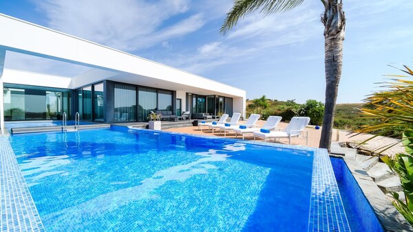 Villa Sernadinha Em Lagos By Lovelystay - Luz