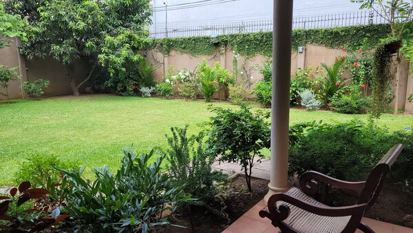 Spacious And Serene 5-bedroom Family Home With Ac And Wifi In Colombo - Colombo