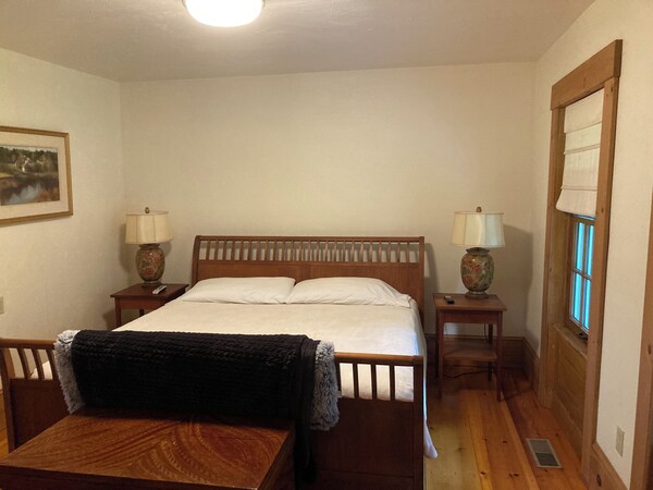 Beautiful 4-bed Farmhouse On 25 Acres In West Burke-12 Min From Burke Mountain! - Willoughby State Forest, Sutton