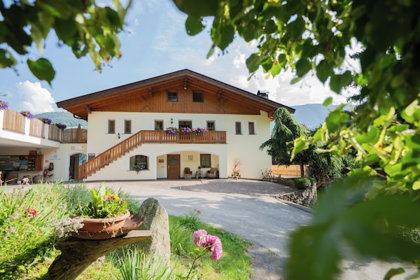 Ferienwohnung 'Henry Martin' Mit Bergblick, Gemeinschaftsterrasse Und Wi-fi - Ritten