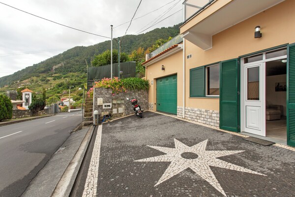 Apartment 'Casa Viva' With Sea View, Shared Terrace And Wi-fi - Machico