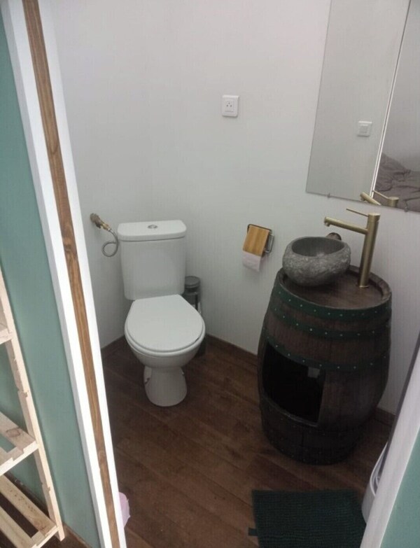 Studio Neuf Thème Dublin, à 30 Minutes De Poitiers Et Du Circuit Du Vigeant ! - Lussac-les-Châteaux