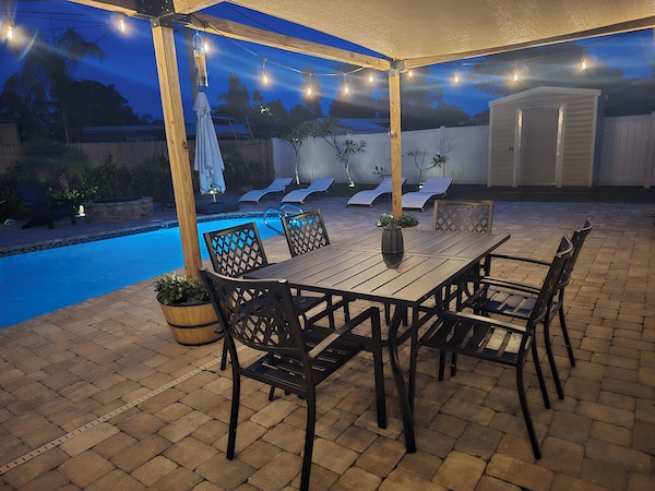 4-bdrm Home In Lovely Cocoa With Heated Pool, Wifi, Ac, Minutes To Attractions. - Cocoa, FL