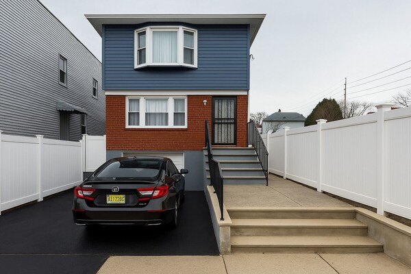 Private 3br Apt: Sleeps 8, 5 Beds, Group-friendly, Wi-fi, Parking, Near Nyc - Montclair, NJ