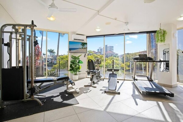 Serenity In Surfers Paradise - Broadbeach