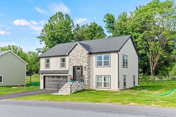 The Respite: Spacious Beautiful New Build, Sleeps 8-10. 7 Minutes From Hershey. - Hersheypark, Hershey