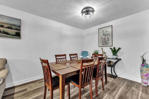 Private & Spacious 6br Home ~ Hamilton ~ Comfort - Hamilton