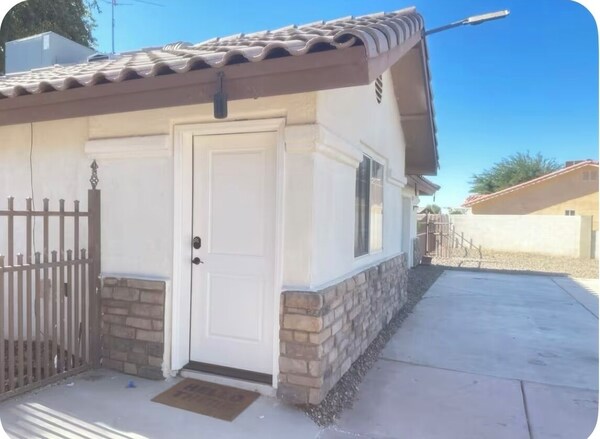 Guest House In The Outskirts, Ranch Living - Yuma, AZ