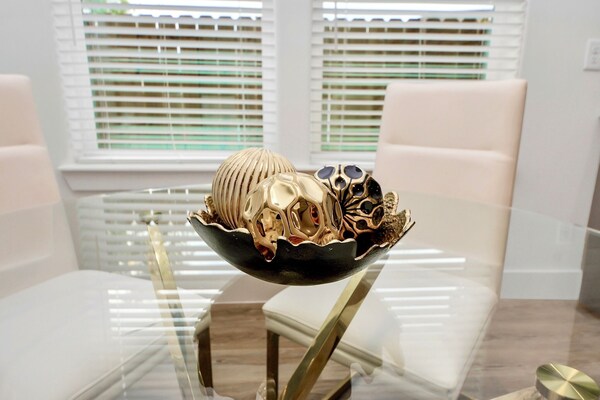 The Brandõn:  Sleeps 8  Garage  Near Medical Center & Nrg - Houston, TX