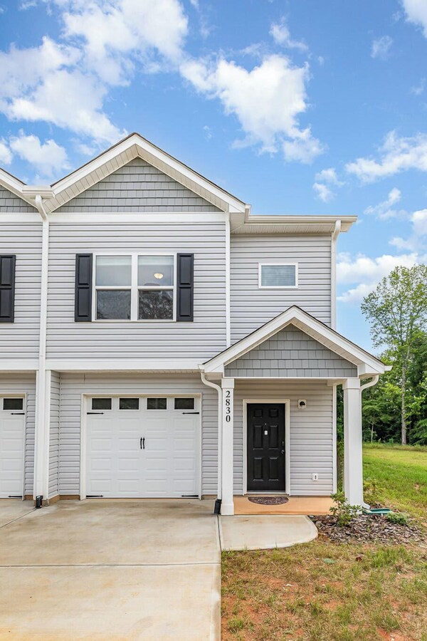 New! King Suite~hot Tub~8min 2 Downtown Denver - Lake Norman, NC