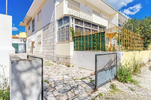 Beautiful Private Beach Villa - Lizbon
