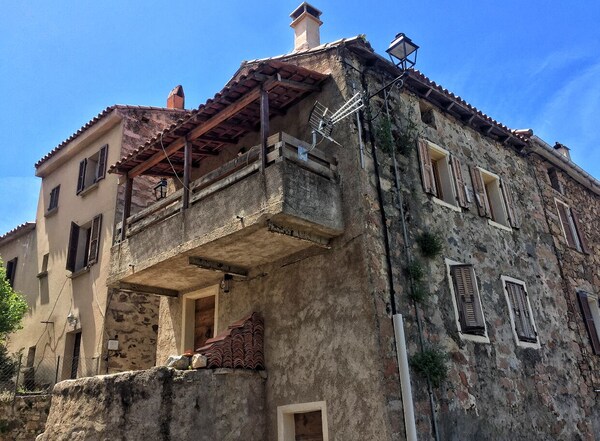 Maison De Charme Familiale - Bastelicaccia