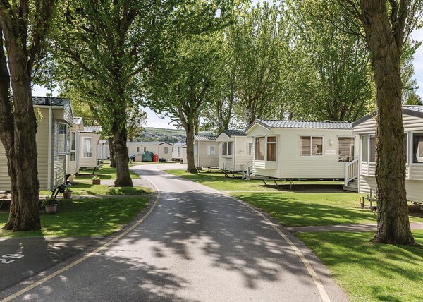 This Contemporary And Spacious Lodge Is Ideal For A Family Escape By The Sea. - North Wales