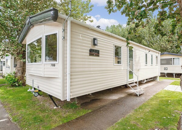 2 Bedroom Accommodation In Talacre, Holywell - Wales