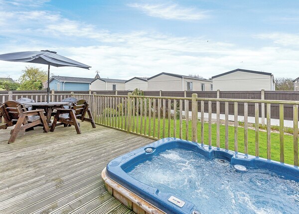 4 Bedroom Accommodation In Talacre, Holywell - Wales