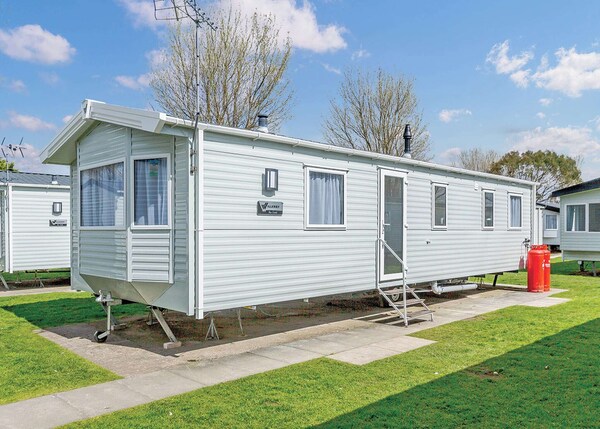 3 Bedroom Accommodation In Talacre, Holywell - ウェールズ
