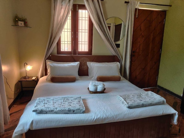 2 Room Guesthouse In A Charming 44000 Sq Ft Farmhouse In Wonderful Jabalpur - Jabalpur