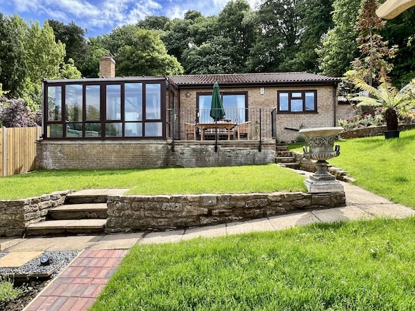 Badgers Holt -  Sleeps 5 Guests  In 3 Bedrooms - Burton Bradstock