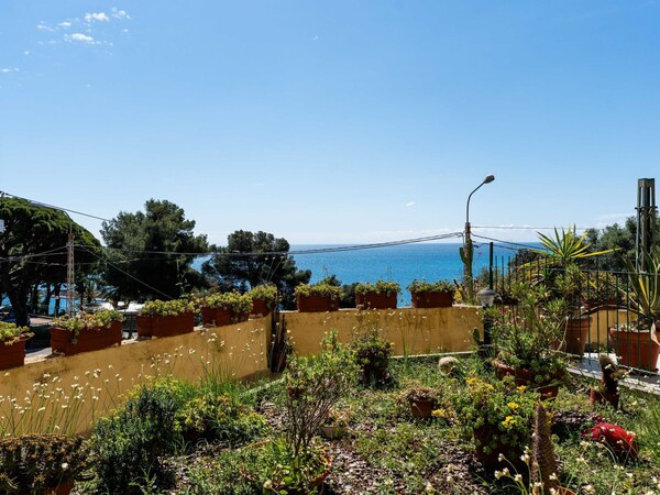 Lovely Apartment For 5 Guests With Wifi, Terrace, Pets Allowed And Parking - Bordighera