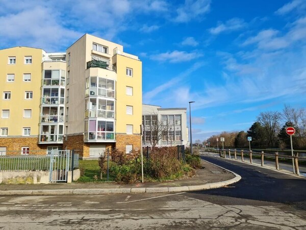 In The Clouds - Free Parking -Independent Entrance - Mulhouse