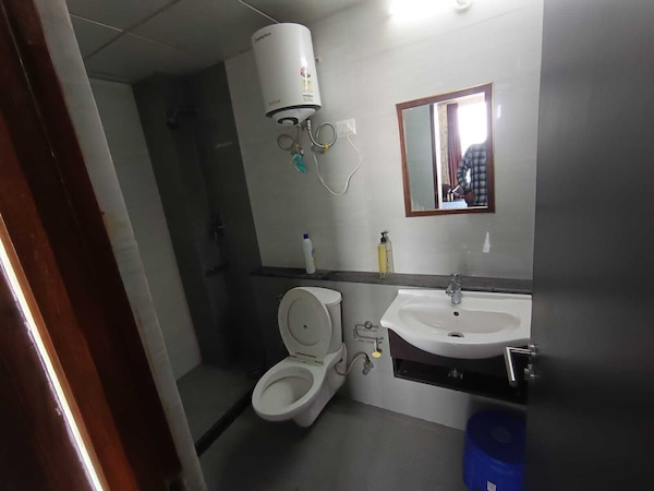 Cozy Studio In Serene Gurugram With Wifi, Ac - 델리