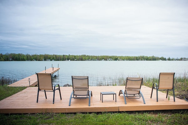 Lakelife, 4q Bed, Wooded/private, Kayaks, Spashower, Luxe, Firepit, 2ndstorydeck - Presque Isle, MI