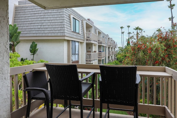 New One Bedroom Unit With Peak Ocean Views - Vista, CA