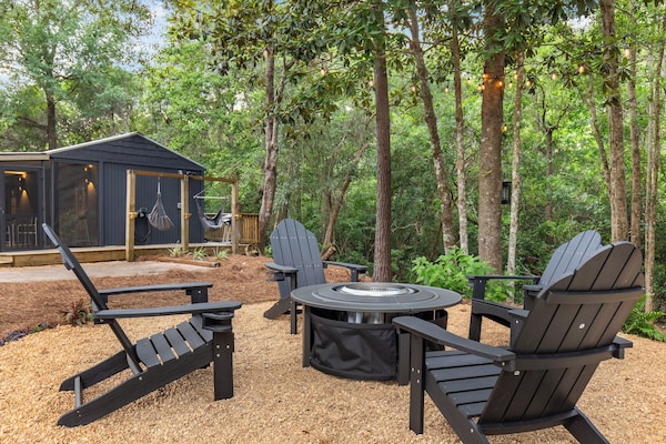 "A Wing & A Prayer" Fab New Tiny Home - Fire Pit, Boat Launch & Dock Nearby - Seaside, FL