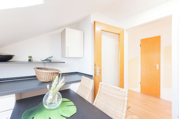 - Savanna Deluxe With Exclusive Design - Apartment 75sqm - Central Location - - 뒤스부르크