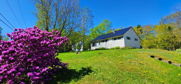 Sawyer's View Cottage- Atv Access-pet Friendly - Moosehead Lake, ME