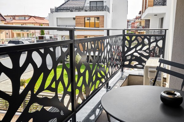 Charming Sea Sunrise Apartment With 1 Bedroom,air Conditioning,wifi,free Parking - Sozopol