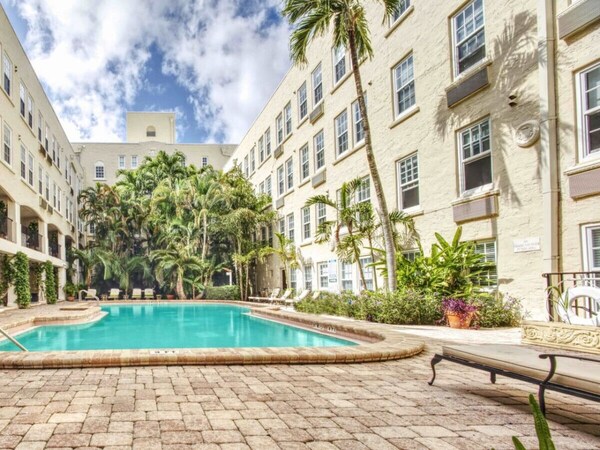 The Height Of Palm Beach Living - Palm Beach, FL