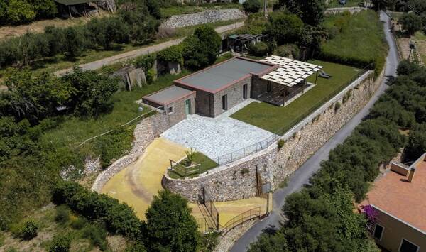 The Casalo - Villa With Magnificent Views Of The Ligurian Coast And Large Garden - Bergeggi