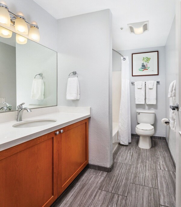 Charming 2-bedroom Resort With Wifi, Fitness Room In Enchanting Palm Springs - Palm Springs, CA