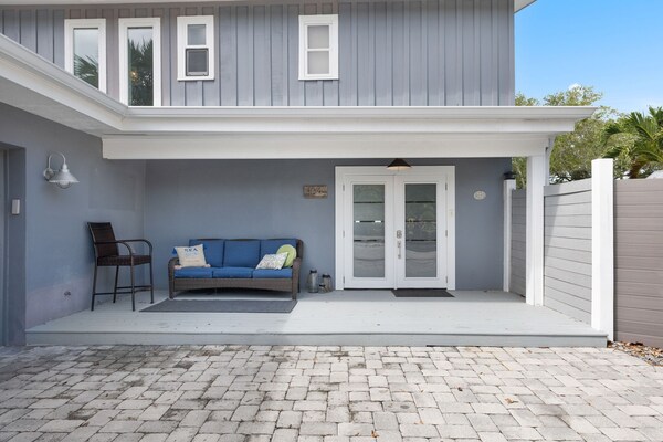 Beautiful Ocean Front Spacious 4-br Home With Chef Kitchen And Pool. Palm Harbor - Tarpon Springs, FL