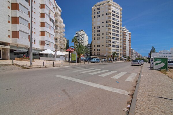 Apartamento 'Vespa' Con Vistas Al Mar, Balcón Y Wi-fi - Armação de Pêra