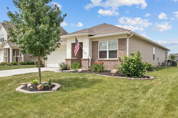 Charming 3-bedroom House W/ King Bed In Pendleton With Wifi And Ac - Noblesville, IN