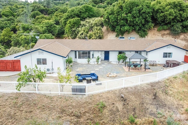 Amazing Views Hot Tub/games/fire Pit 6br Sleeps 16 - Oakhurst