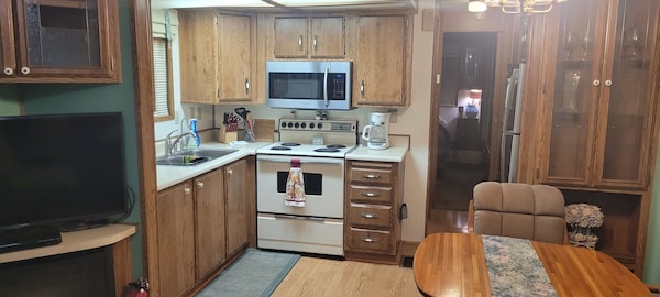 1-br In Upscale 55+resort - 2 Pools, Fitness, Pickleball, Rec Ctr. 3 Wk Min - Apache Junction, AZ