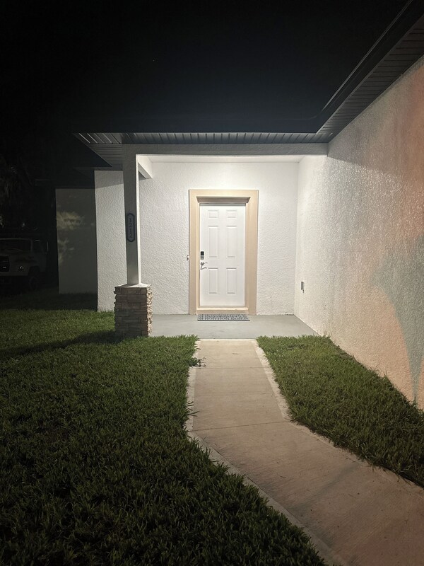 Getaways, Your Way!\nspacious & Modern 3br, 2ba - Sanford, FL